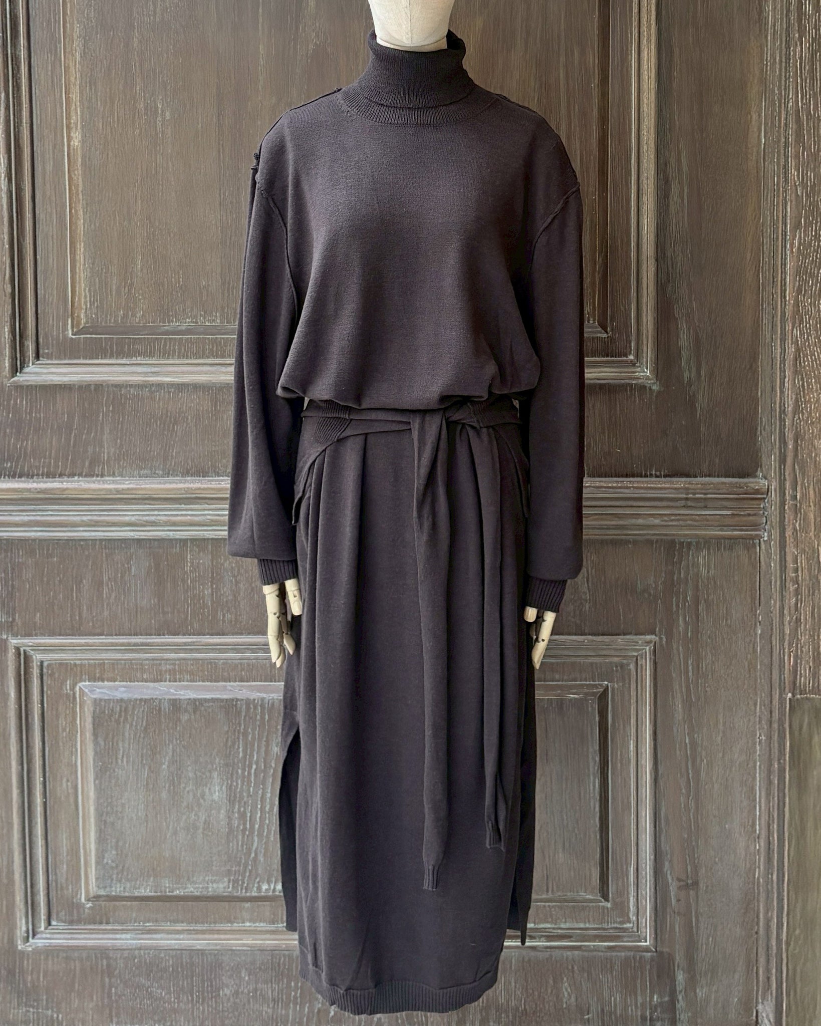 MCZOE修臀綁帶設計感羊毛針織洋裝（咖啡） – Annie's collection 安妮的收藏